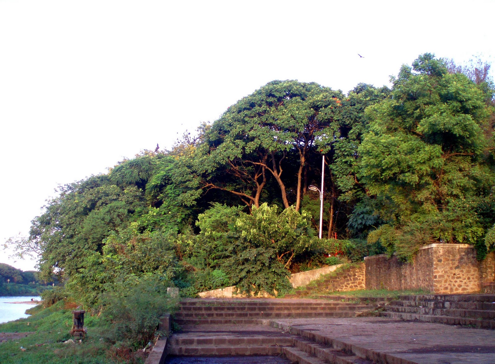 Travelz Unlimited: Holkar Chatri, Pune