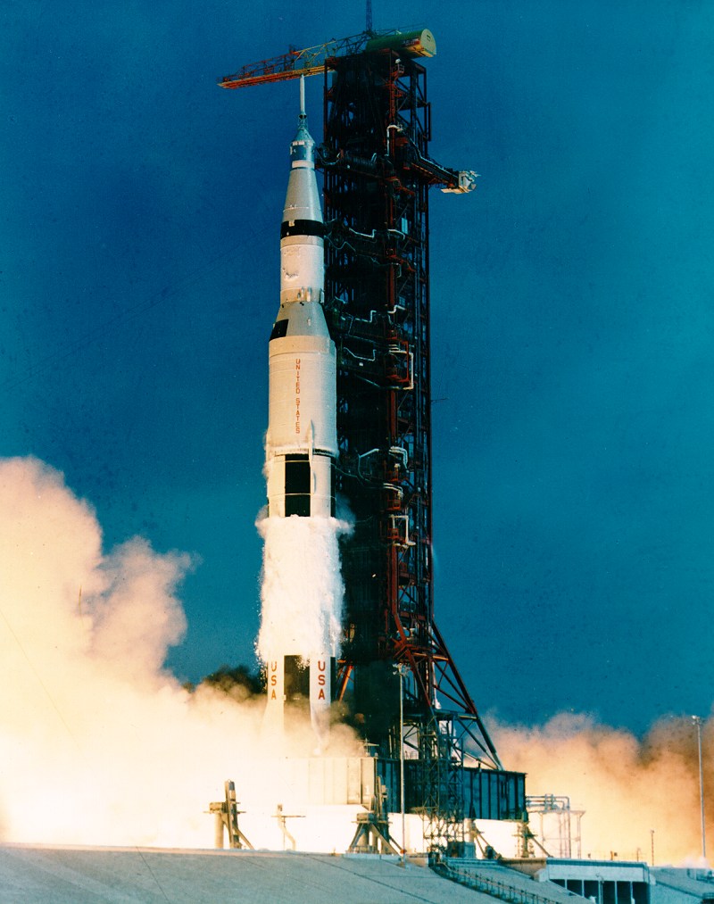 Techno History: First trip of the Space Shuttle - Apollo 11
