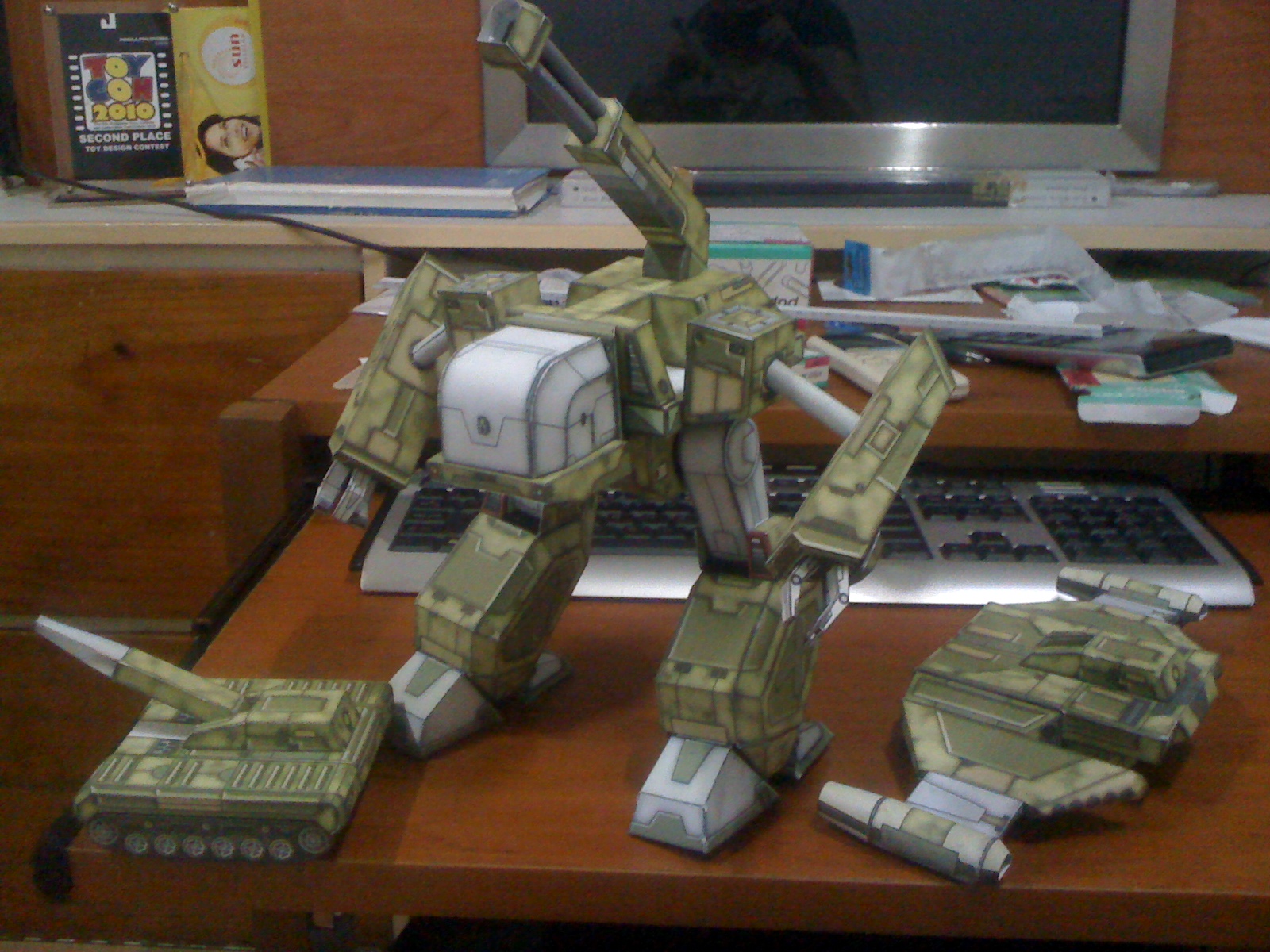 REPAPSTUDIOS.blogspot.com: MODULAR MECHBOT- JDV