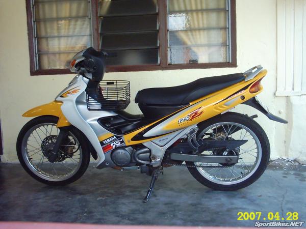 Below 300cc: Yamaha 125Z 125cc Photo Collection