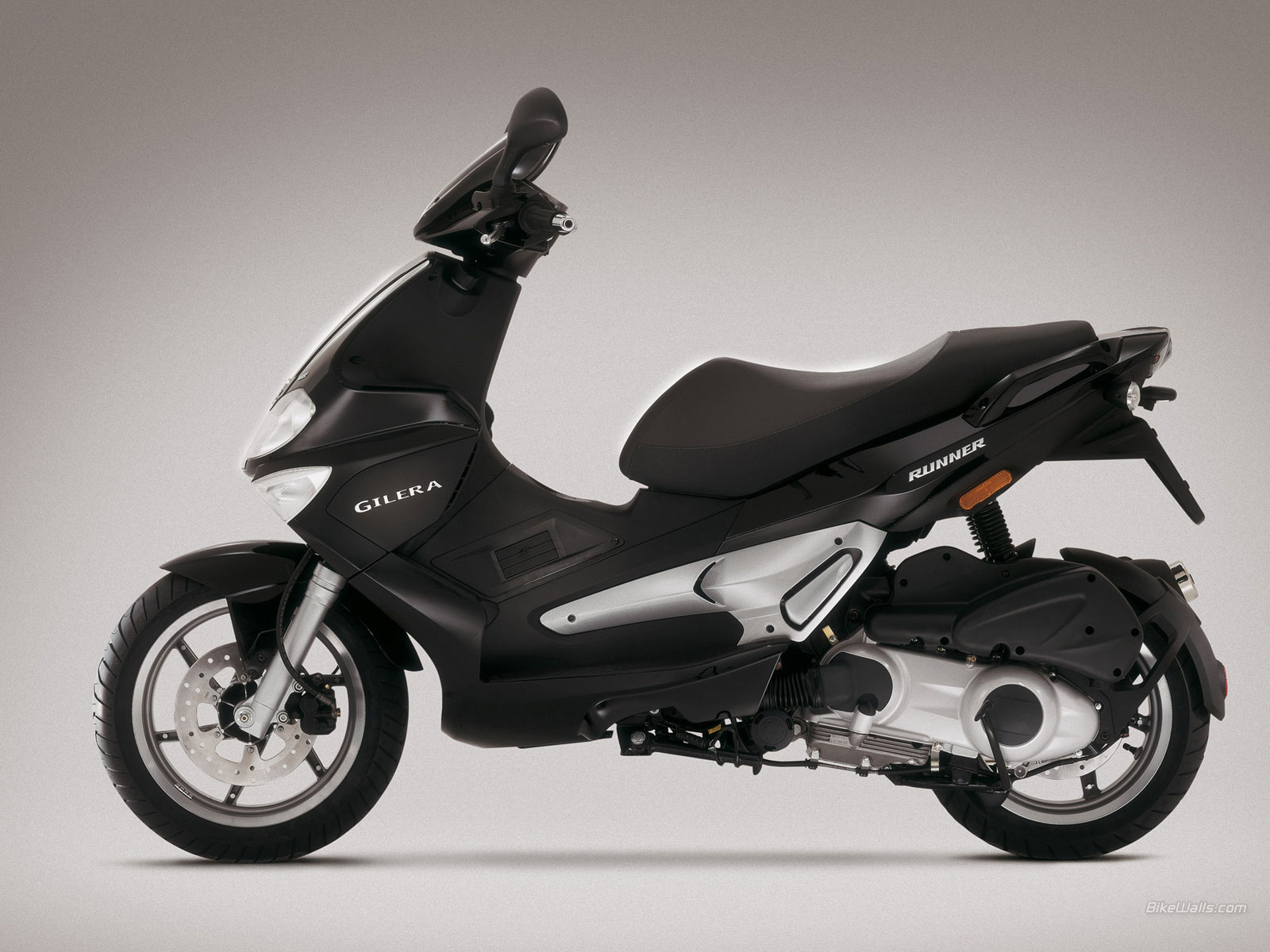 Below 300cc: Gilera Runner VXR 200