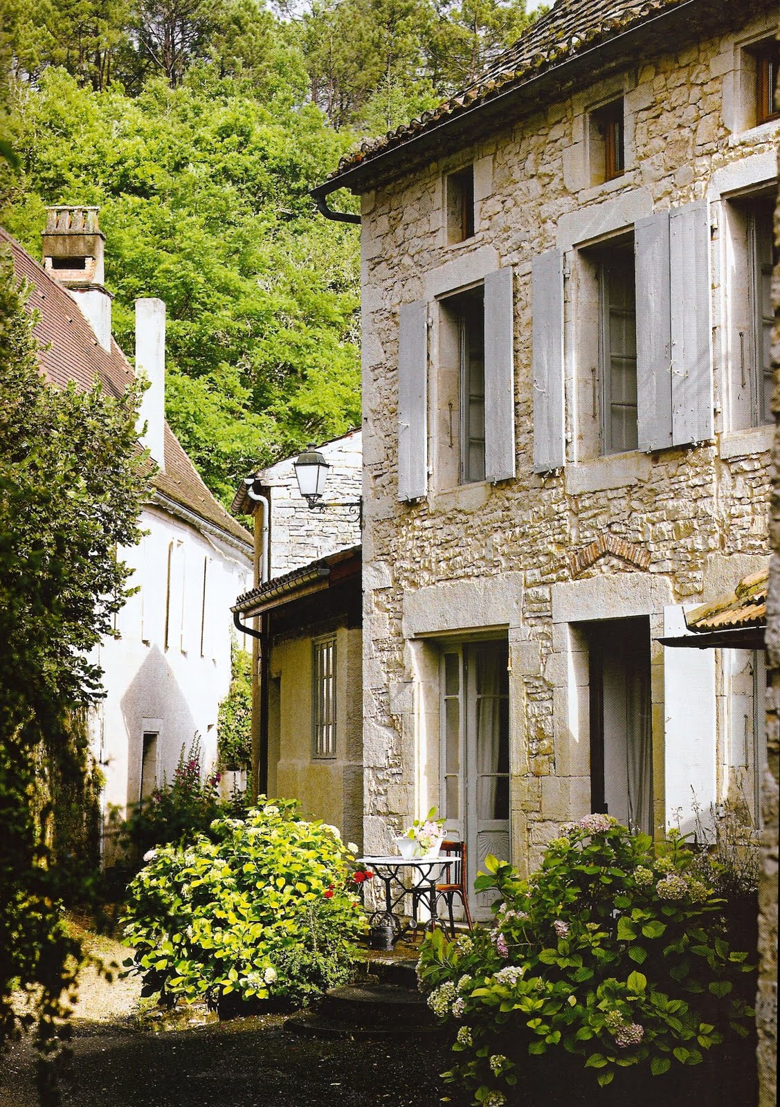 * v i s u a l * v a m p *: Would You Like To Come Inside This French House?