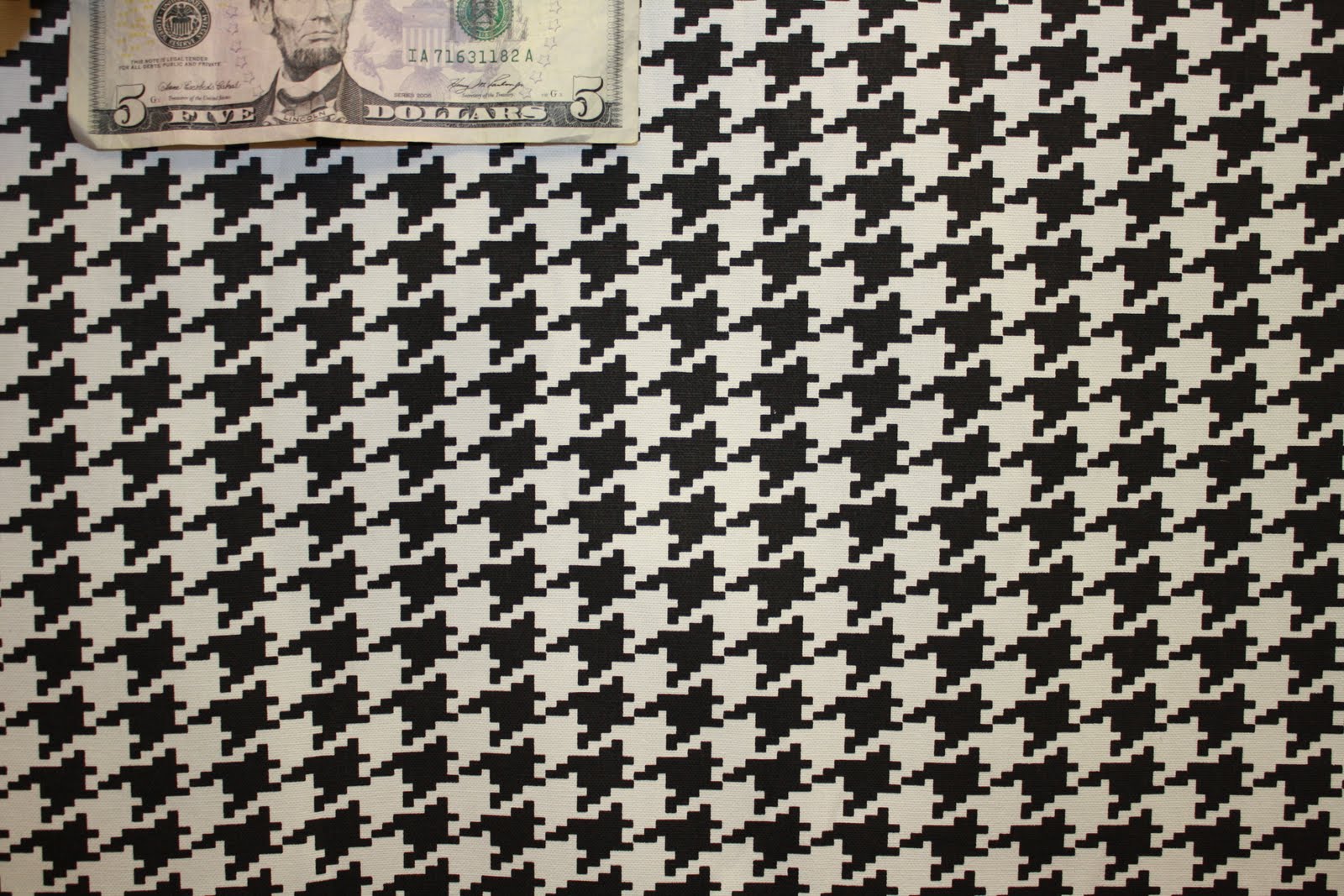 Jenny's Shop: Black and White Houndstooth
