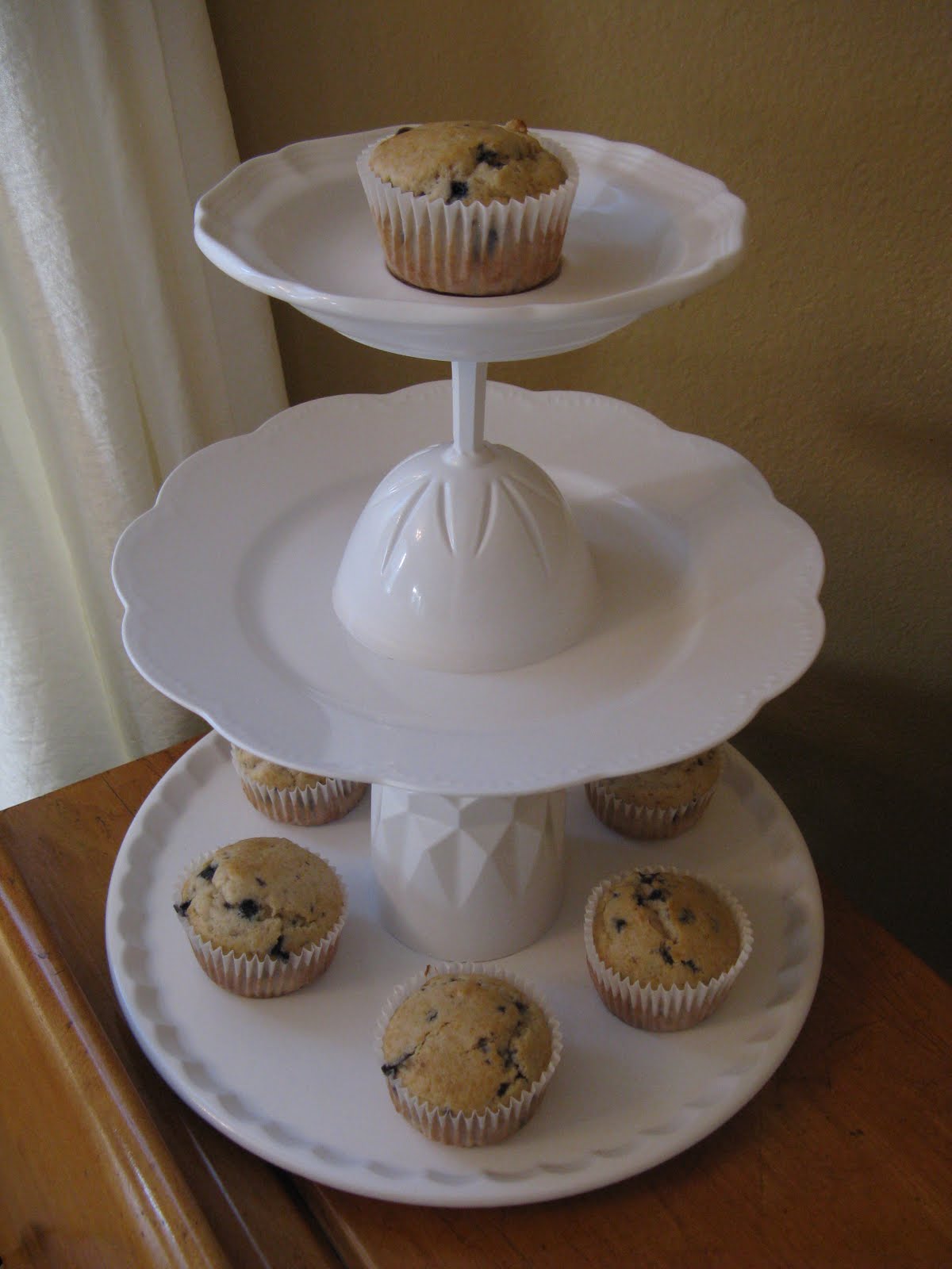 A Cupcake Stand Tutorial A Diamond In The Stuff