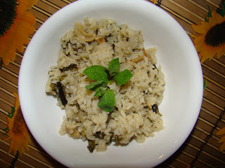 Priya's Kitchen: Mint Palov (Pudina Bath)