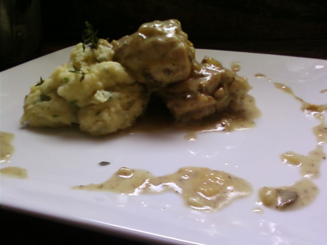 Nuestro pan de cada dia: Pollo en salsa blanca de alcaparras y pure con ...