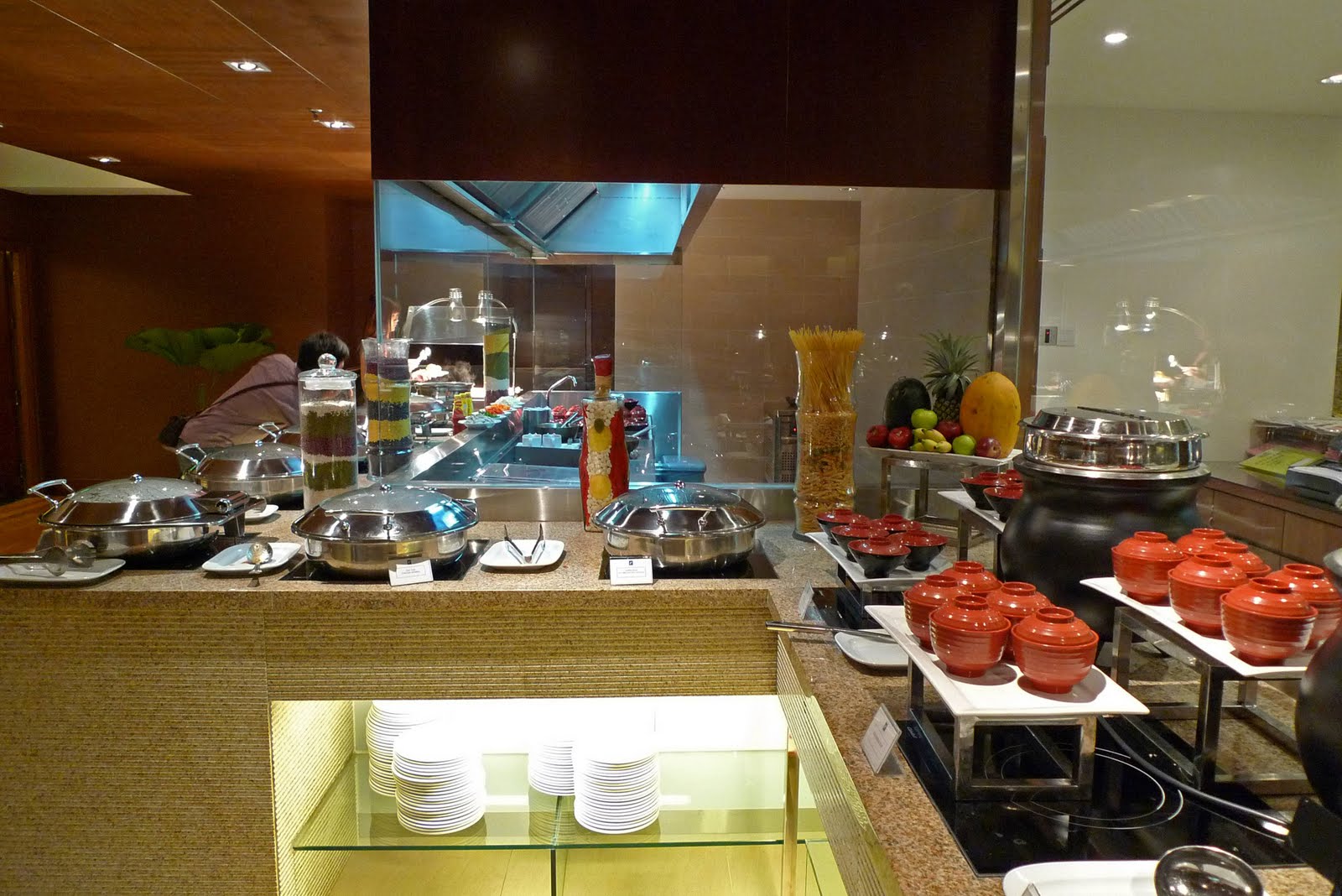 Eating in Kuching - Buffet Dinner at Cafe Majestic