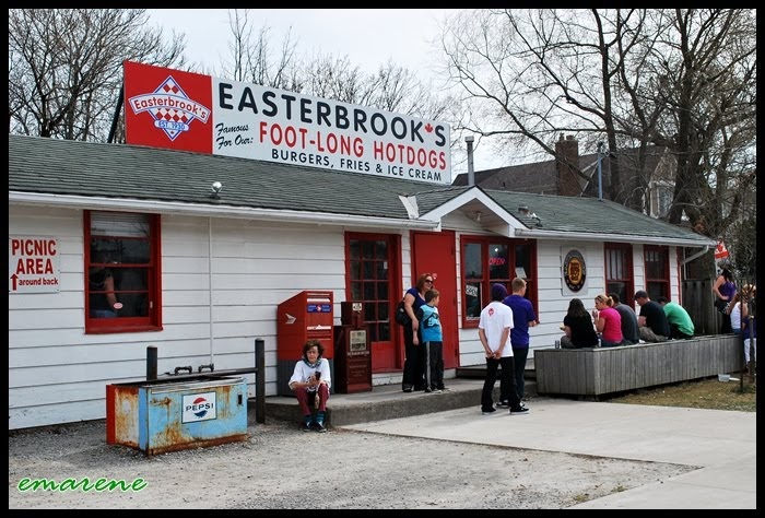 This Randomness: Easterbrooks - Foot long Hotdogs
