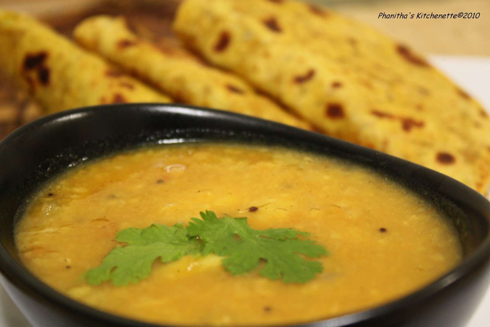 Phanitha's Kitchenette: Missi roti and Daal Tadka