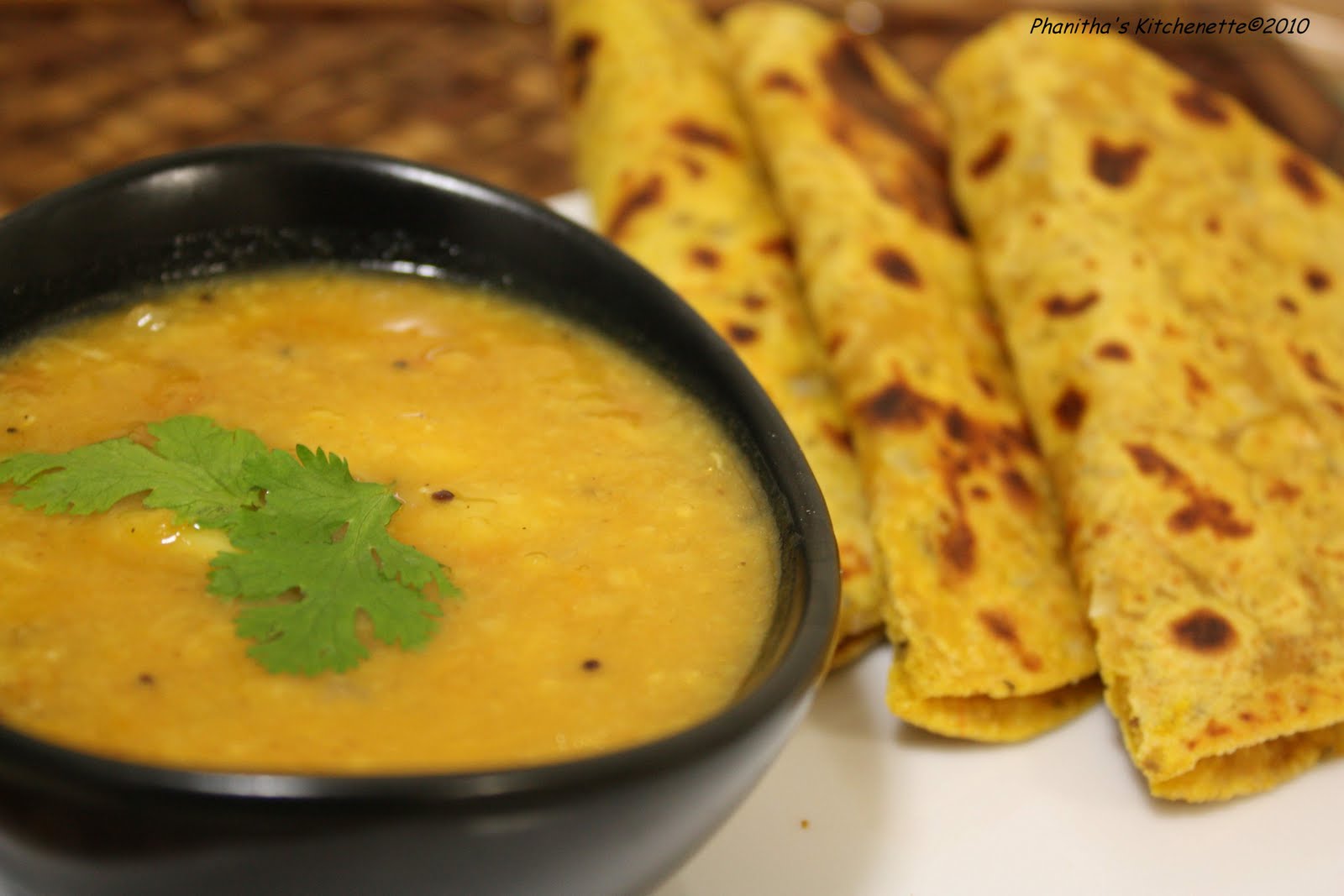 Phanitha's Kitchenette: Missi roti and Daal Tadka