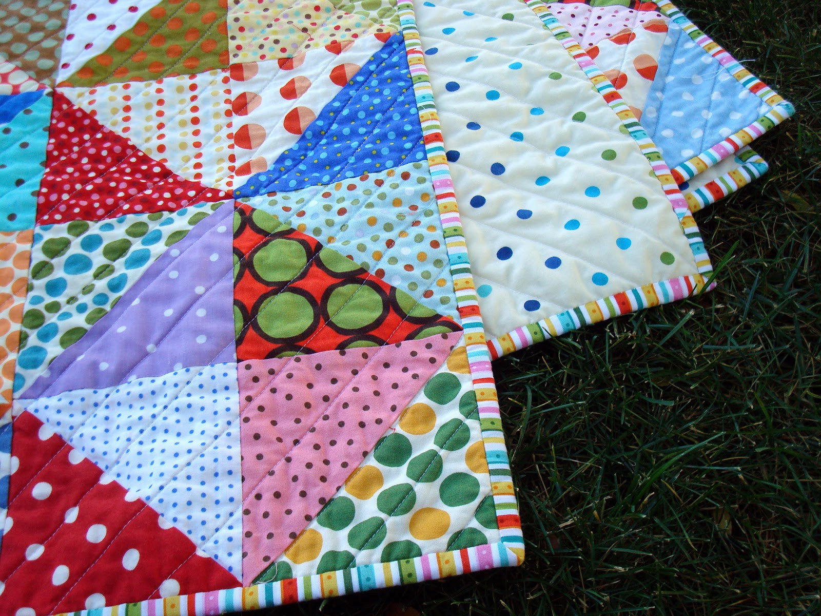 Quilt Story: SewSara's Polka Dot Quilt
