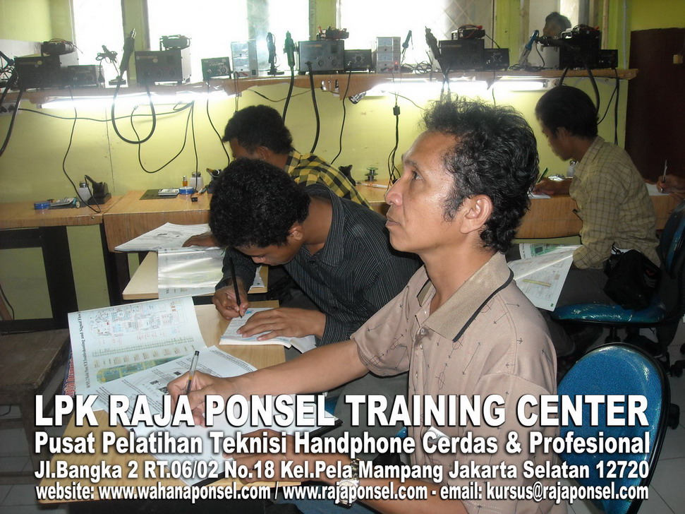 PELATIHAN TEKNISI HP DAN INSTRUKTUR TEKNISI HP PEMUDA KNPI NATUNA