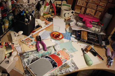 Coffee Girl Crafts: A blog about pretty things: Messy Desk