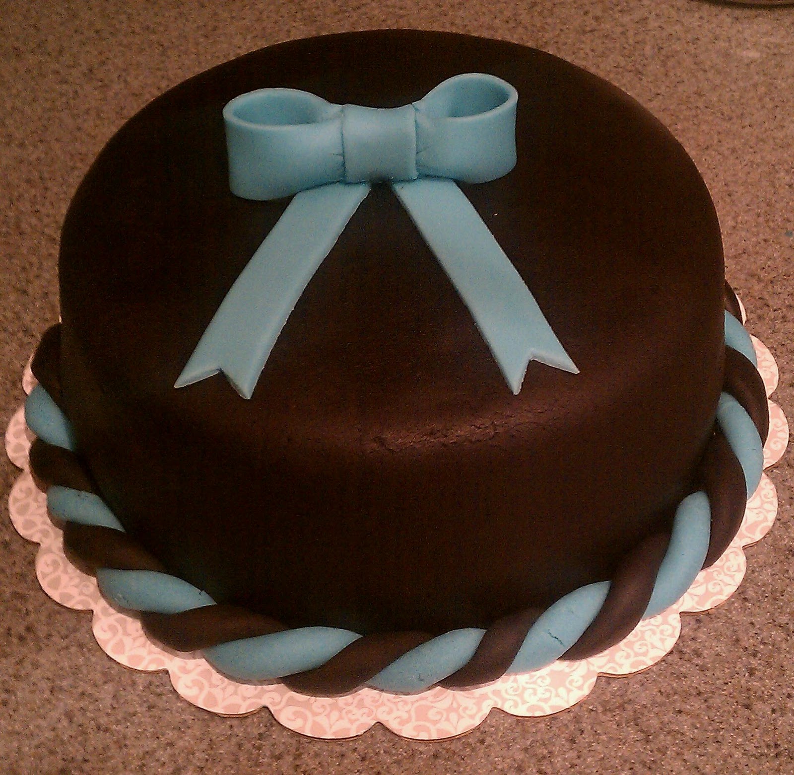 Mia's Pieces: Bow cake