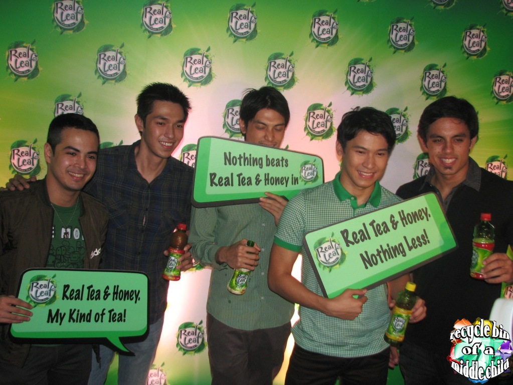 lafanggero: Enchong and Erich say ‘I do’ Real Leaf Green Tea