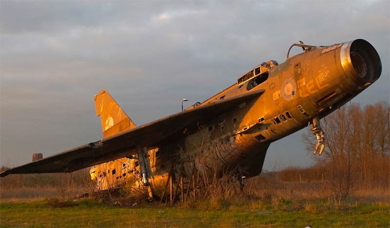 Den of Zeus: Old planes