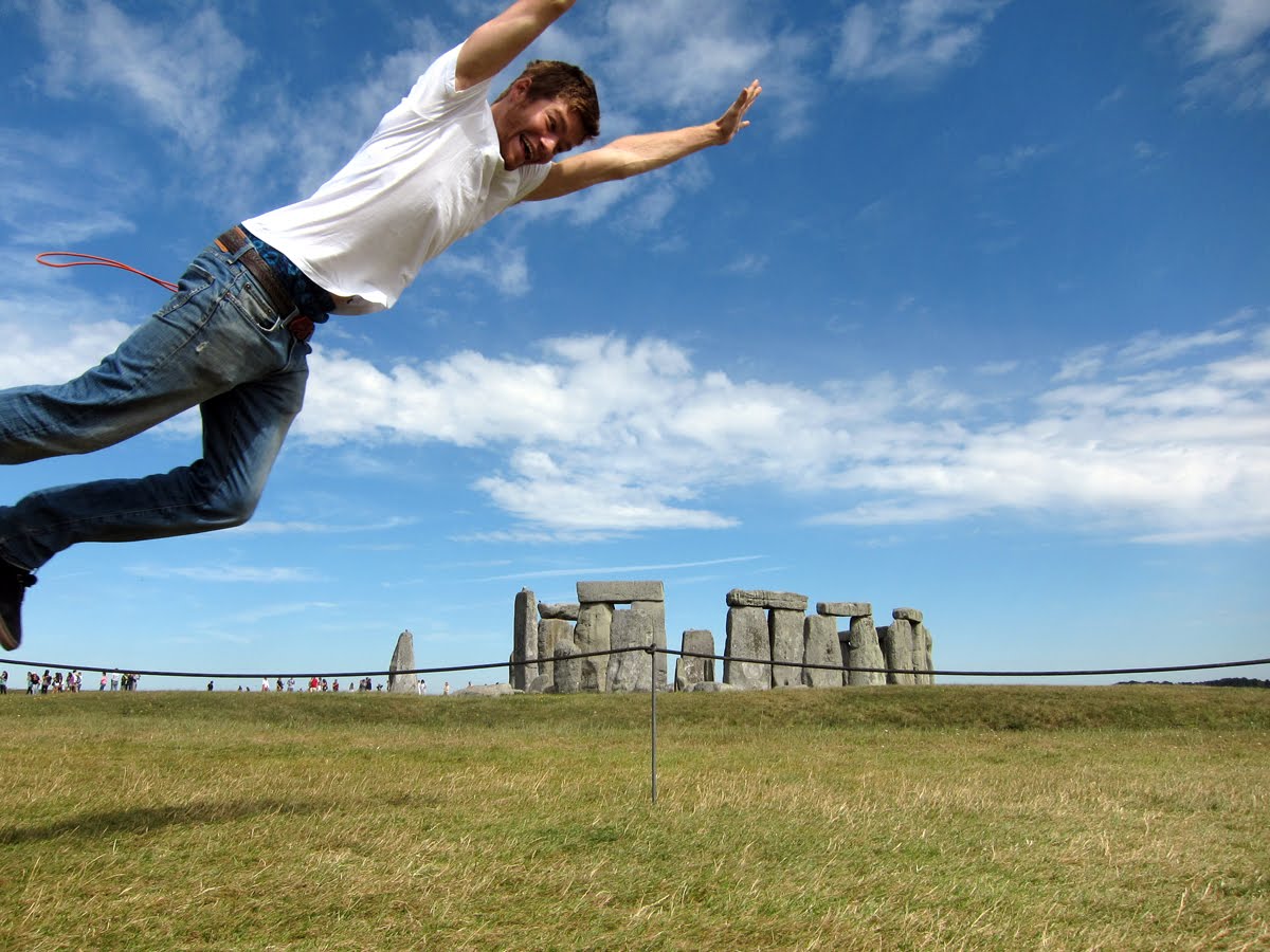 Geo's Logic: Understating the Hugeness of the Object.