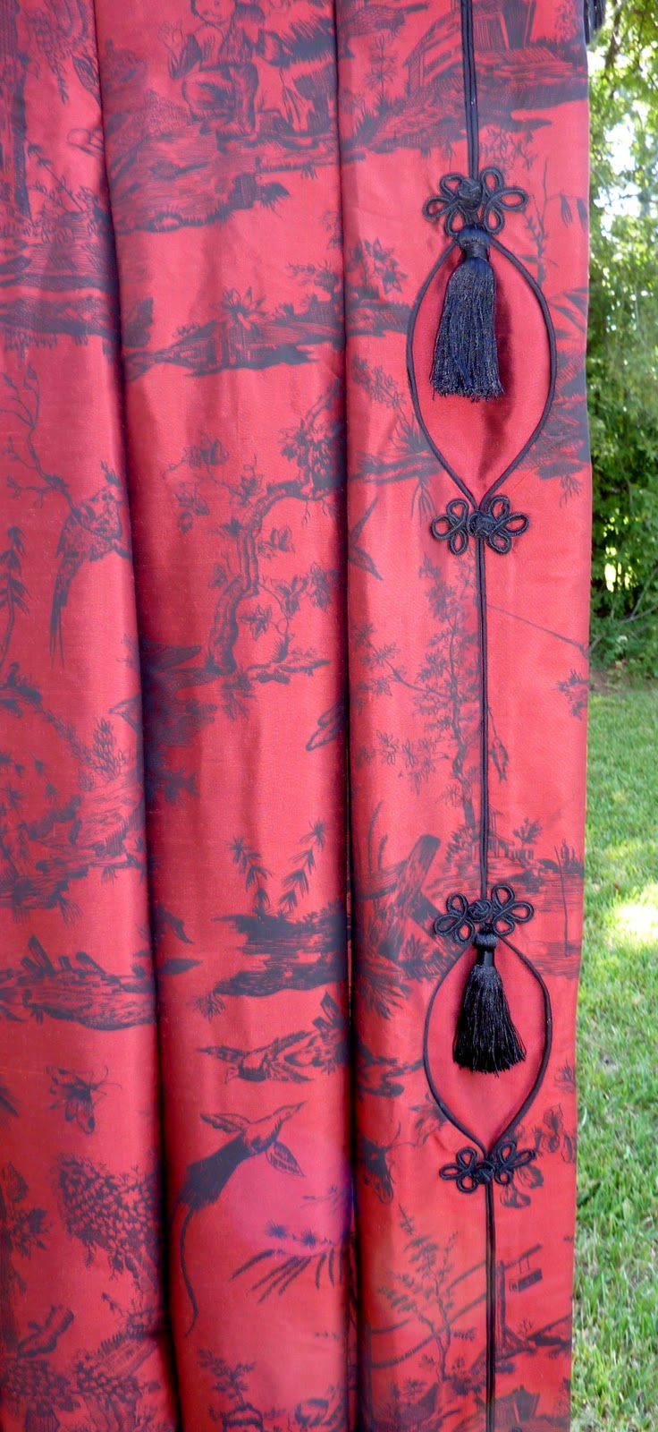 SK Designs: Gorgeous Silk Toile with Scalloped Insets