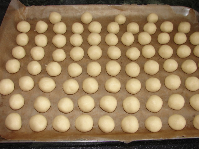 Kuih Momo (Kuih Makmur)