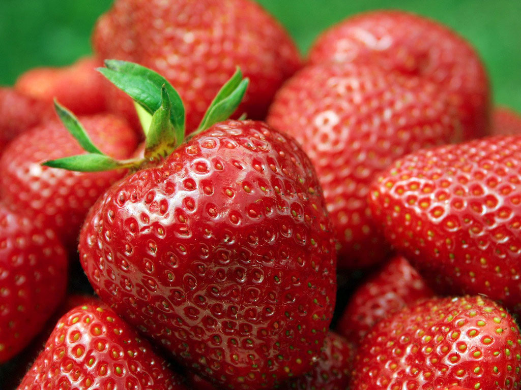 É Saudável - Para uma Vida melhor: Mais saudável comendo... morangos!