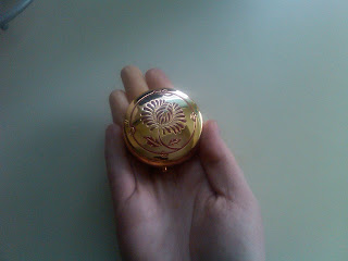 The DC Metro Retro: Review of Besame Cosmetic's Signature Compact