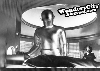 Tall Actors: Lock Martin 215 cm tall actor