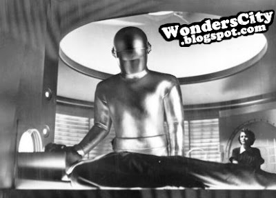 Tall Actors: Lock Martin 215 cm tall actor