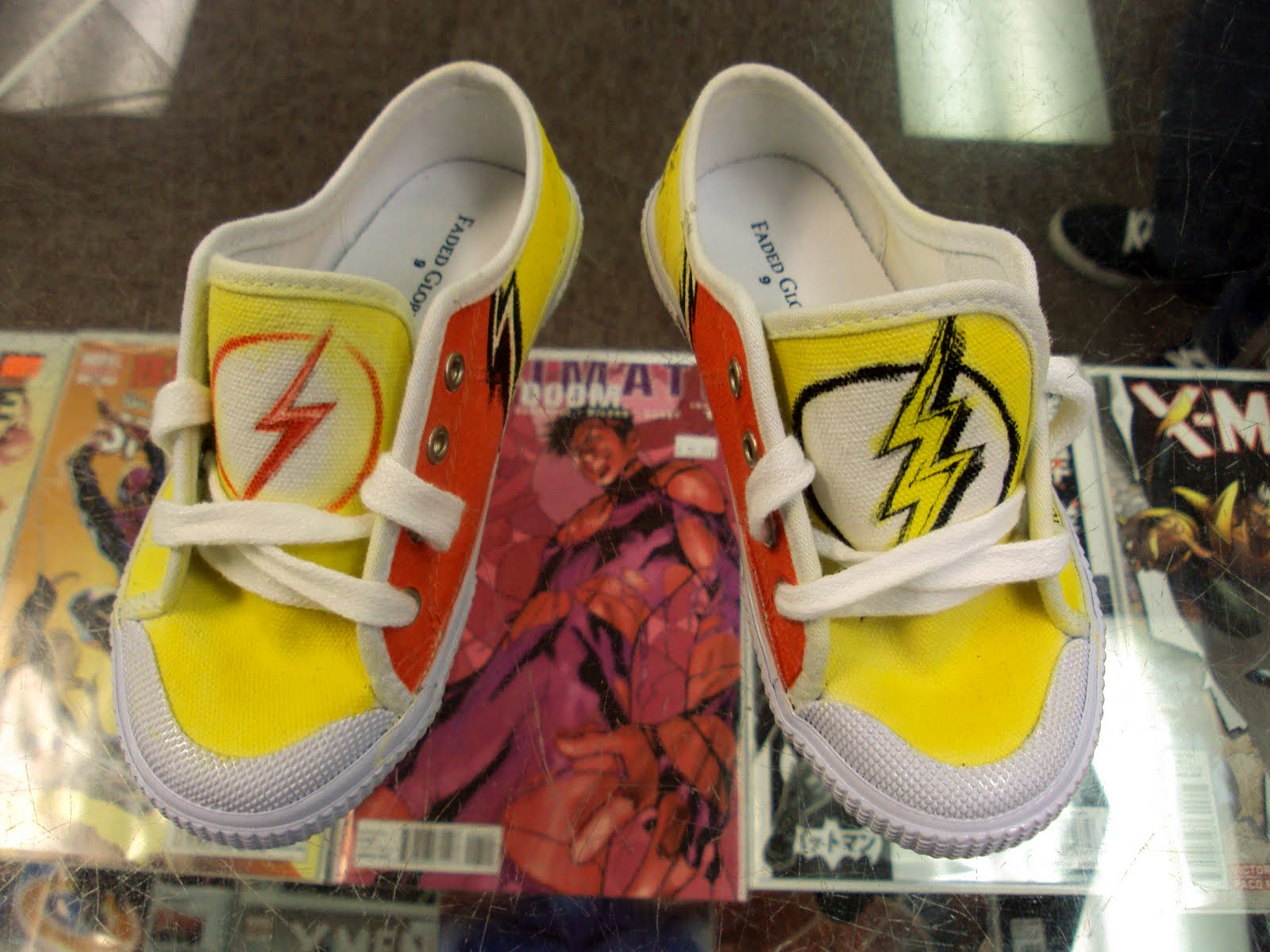 ARTIFEX JAY: Entry 2010 - 100 - "Young Justice: Kid Flash"