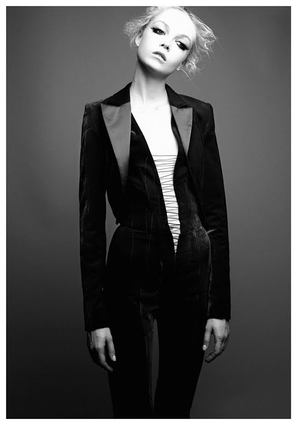 xStarringx Into This Noir Space.: Angelic Pretty