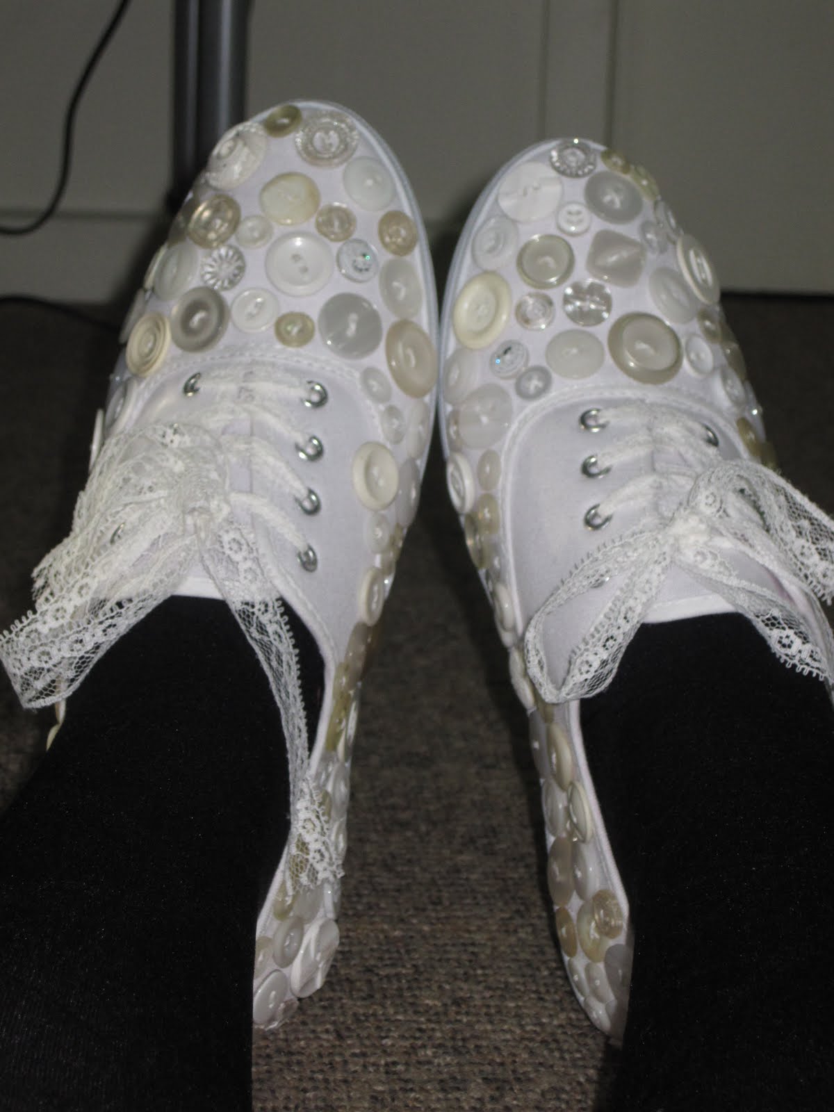 Crafty Goodness: Button Shoes!