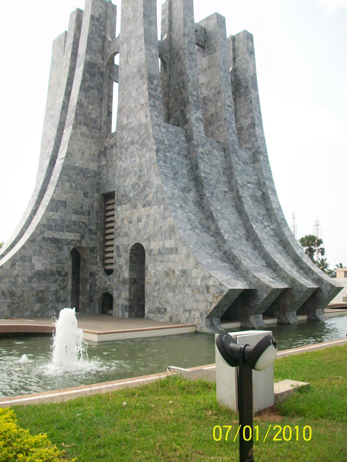 Trip to Ghana: Tomb, markets, and other interesting places.