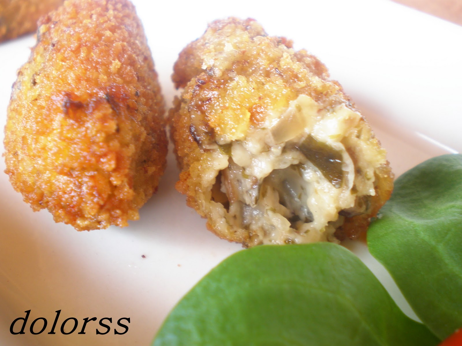 Blog de cuina de la dolorss: Bocaditos de ceps y alga Wakane