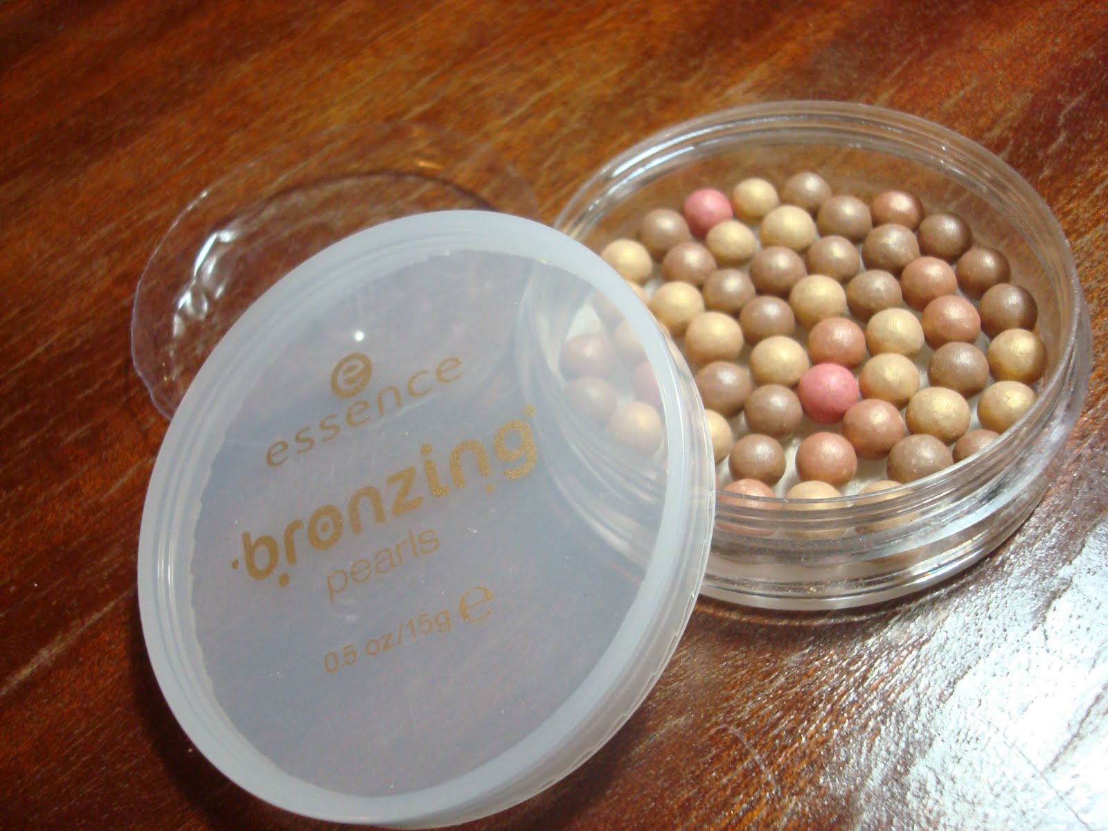 BRONZING PEARLS -Essence