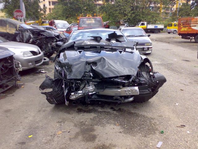 Skyline GTR R35: Nissan Skyline GTR R35 Crash