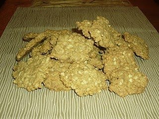 it's home made....it's fresh from oven....: KUIH HARI RAYA 2010