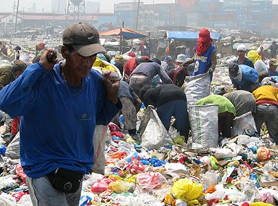 Norzah's Thoughts On Life: Trash, trash everywhere...Where's the Trash can?