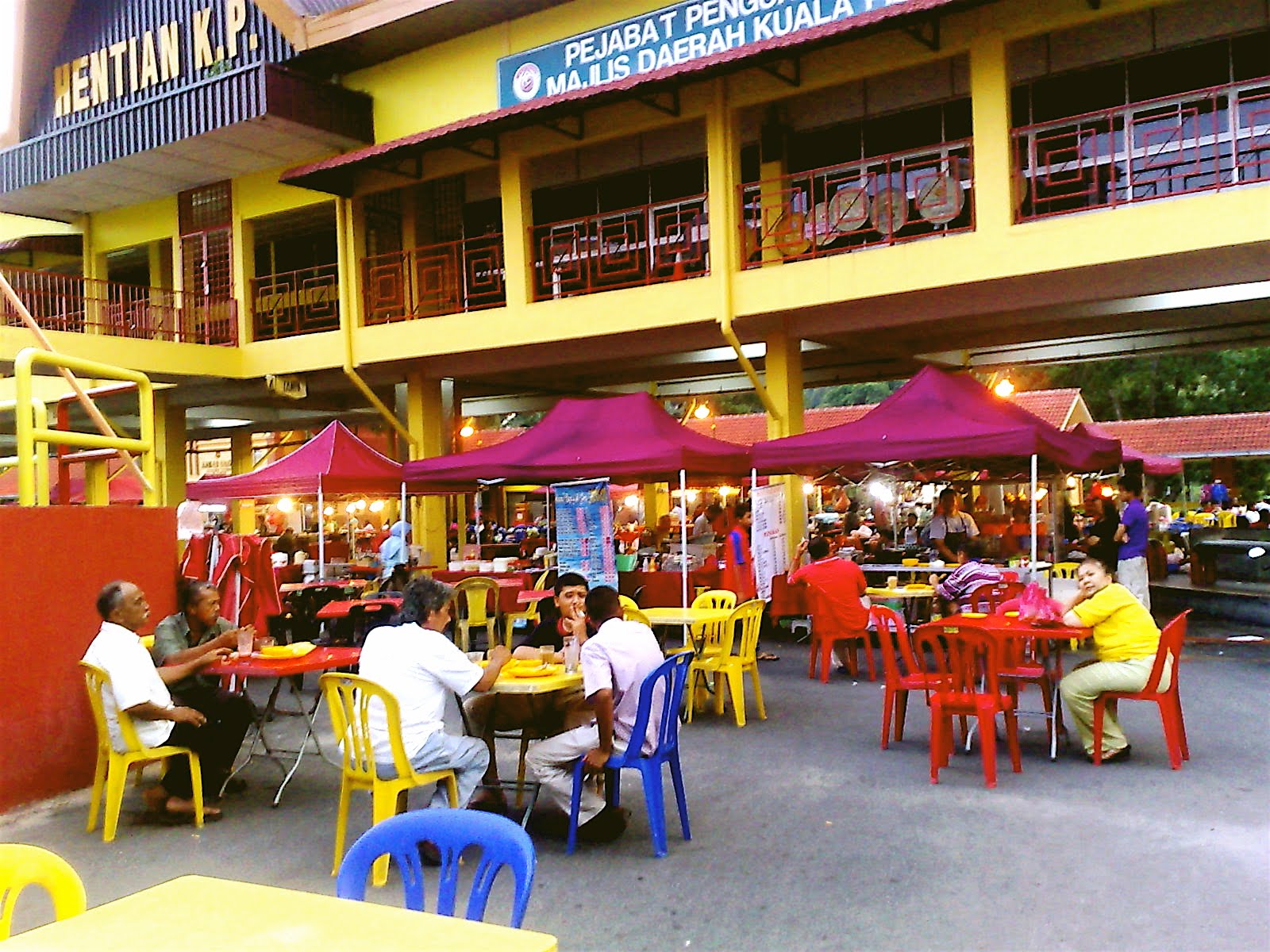 Norzah's Thoughts On Life: The Bus Stand