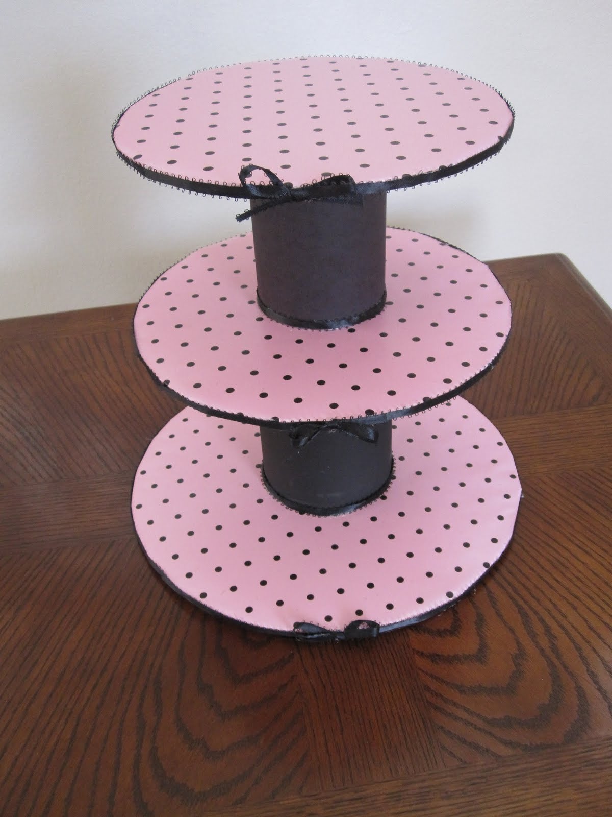 Ms. Cakes: Minnie Mouse Cake/Cupcakes & Stand