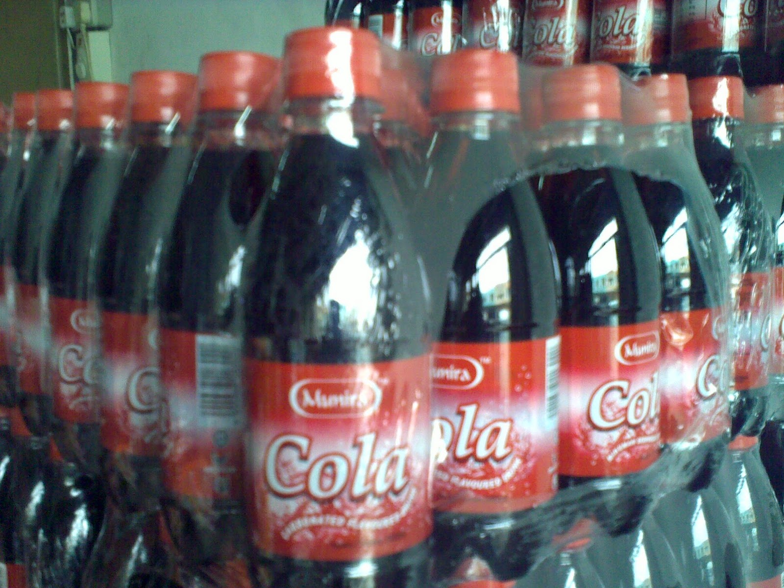 JUS MUNIRA Dan Minuman Buah-buahan Berkarbonat MUNIRA