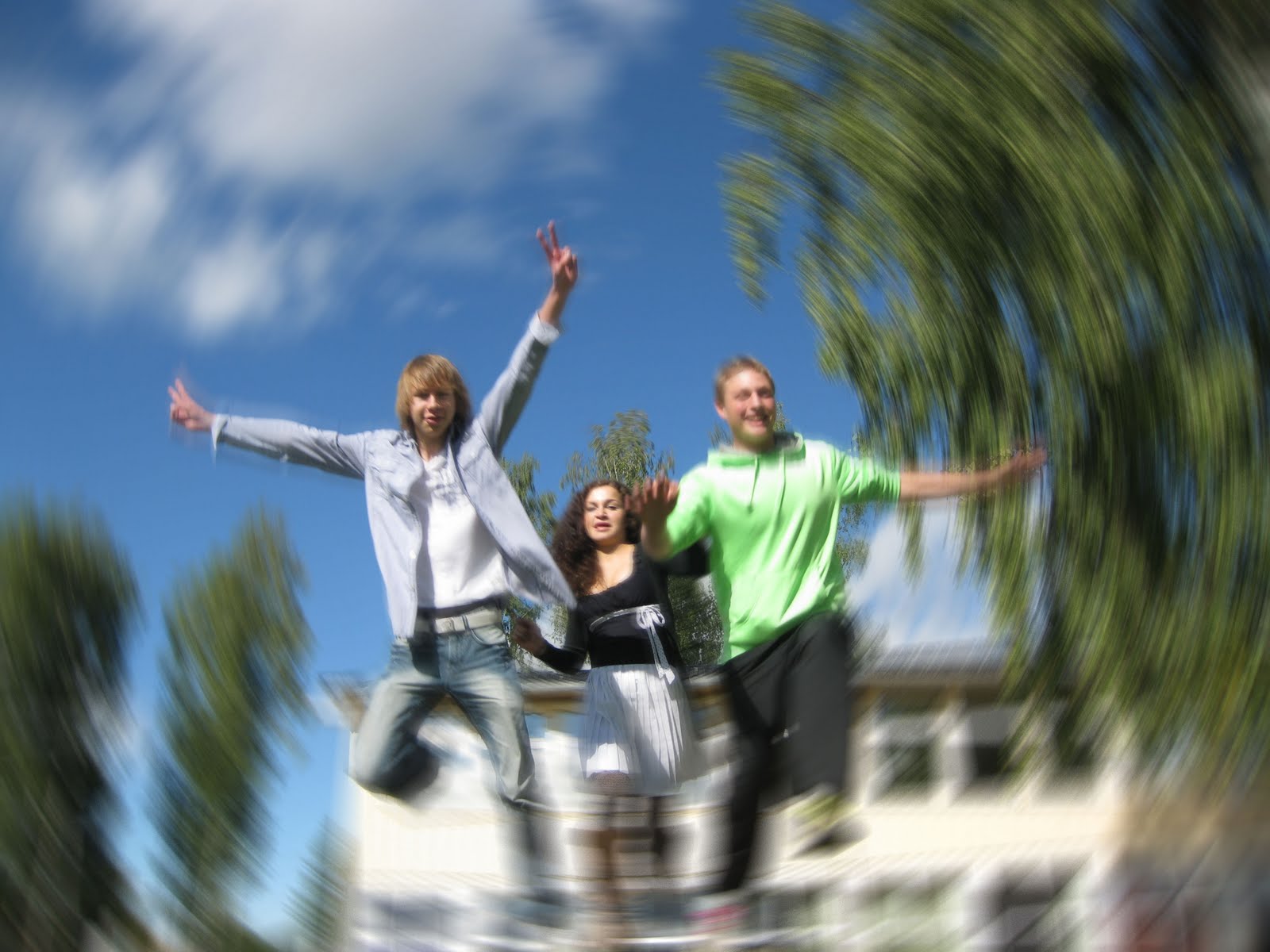 Vg2 Interiør og utstillingsdesign: Hoppende glade elever på Vg2 IUA