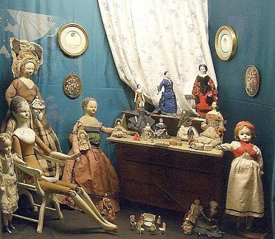 Dolls from the Attic...Mis Muñecas: Grodner Tal, "Tuck Comb," Peg ...