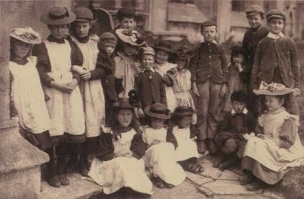 Dolls from the Attic...Mis Muñecas: "Upstairs, Downstairs" Victorian ...