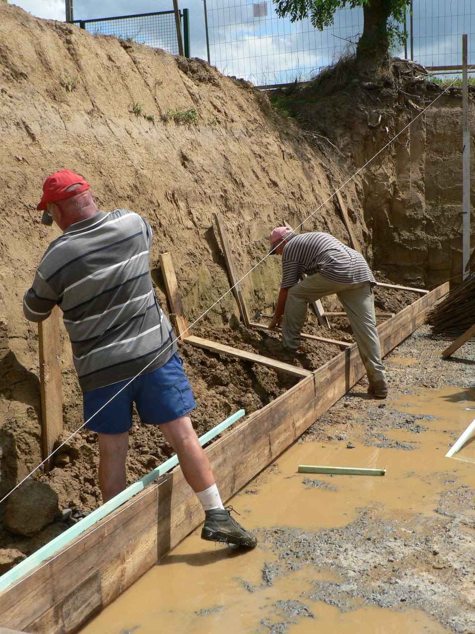 Kabouters gezocht: 12-07-10 en 13-07-10 Bekisten + pannelatten op de ...