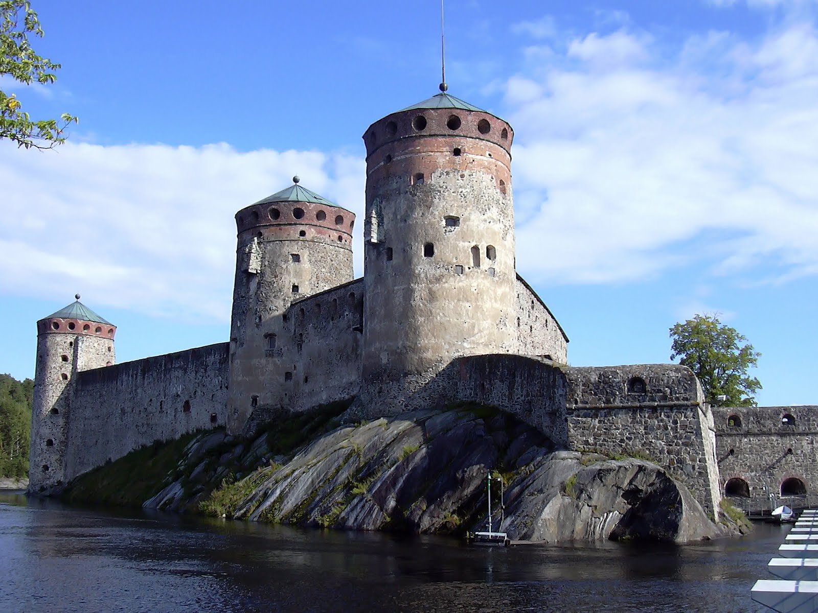 Travel & Tours: Olavinlinna Castle in Finland