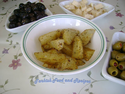 Turkish Food & Recipes: Spicy Potatoes (Baharatli Patates)