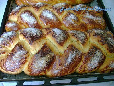 Turkish Food & Recipes: Bulgarian Easter Bread (Kozunak-Paskalya Coregi)