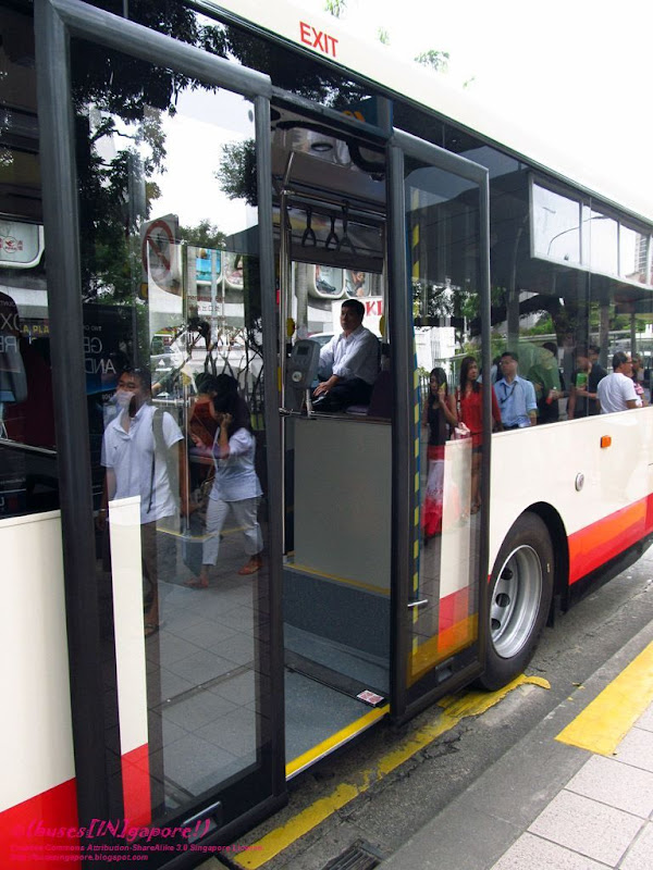 (buses[IN]gapore!): SMRT Buses : MAN NL320F (A22)/ MCV Evolution (SMB138Y)