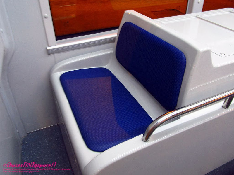 (buses[IN]gapore!): SMRT Buses : ZhongTong Hybrid LCK6121GHEV (SMB137A)