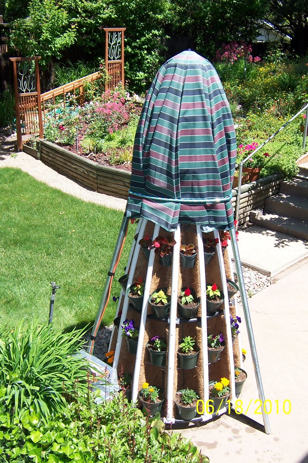 JeffCo Master Gardeners: “Babylon HRP5” – Hanging Rotating Planter ...