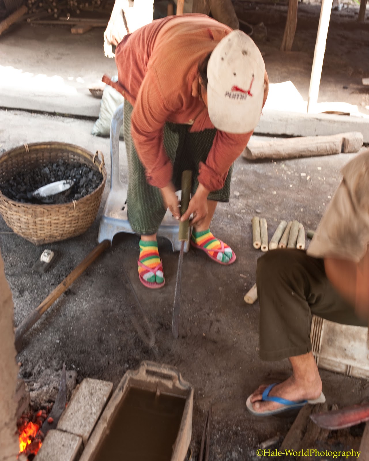 Allen's World: Baan Hat Hien - Blacksmith Village